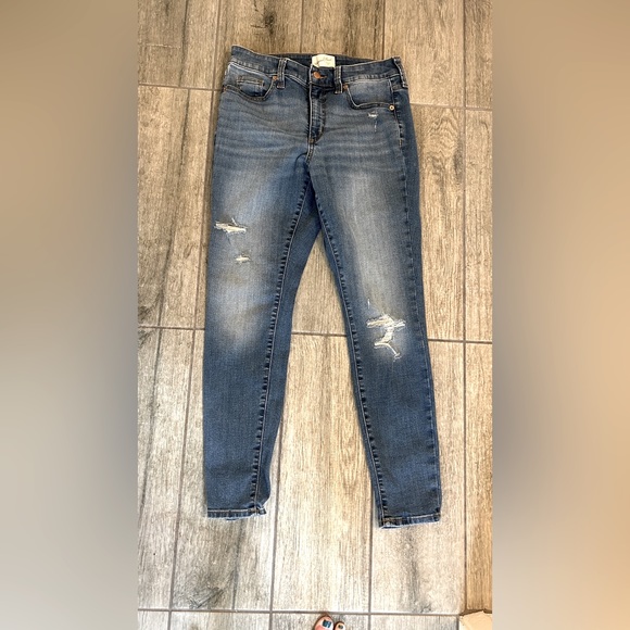 Universal Thread | Jeans | Universal Thread Slightly Distressed Looking ...